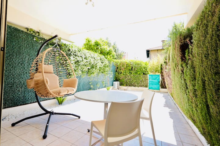 Roses Des Mers : Apt Standing 2 Prs, Clim, Parking - Antibes