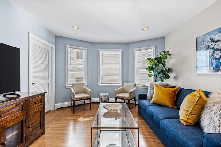 Cozy Apt Close To Bos/salem/airport 2br/1ba - Everett, MA