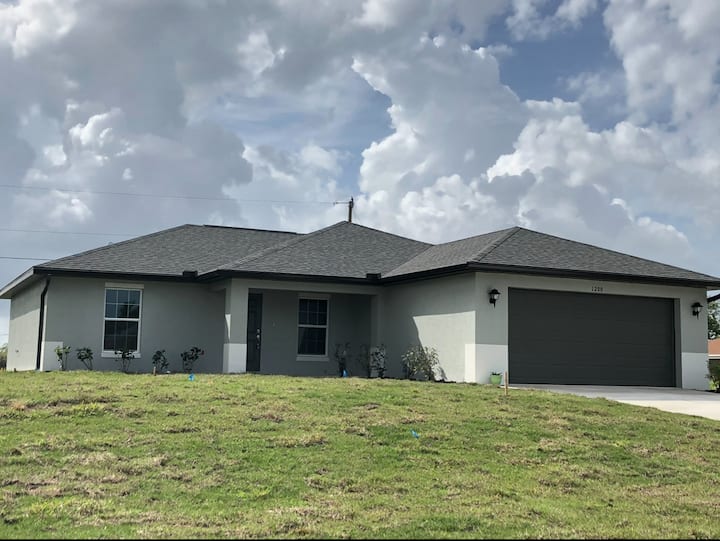Cozy Cape Coral Home - Cape Coral, FL
