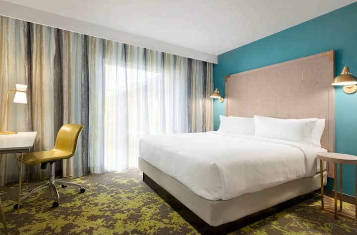 Luxury 1 King Room W/ Breakfast - Boulder, CO