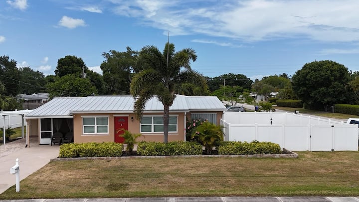 Vero Beach Retreat - Vero Beach, FL
