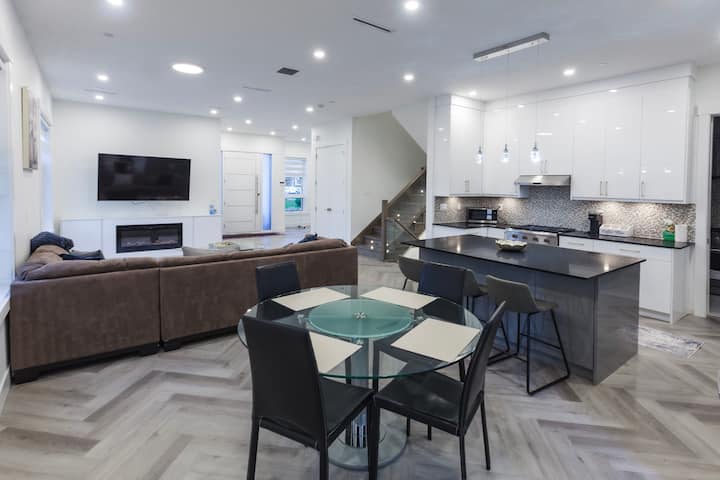 Modern New 4br Home | Near Downtown, Airport - Vancouver