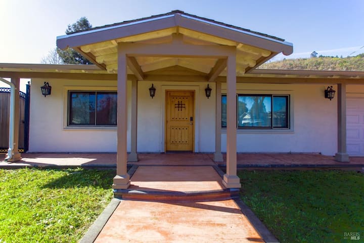 Spacious House In Ukiah - Ukiah, CA