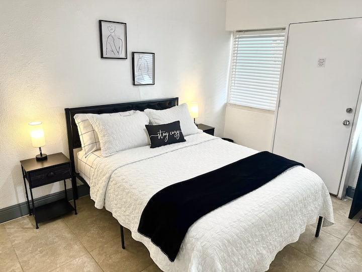Master Room #6 Near Hard Rock H4 - Miramar, FL