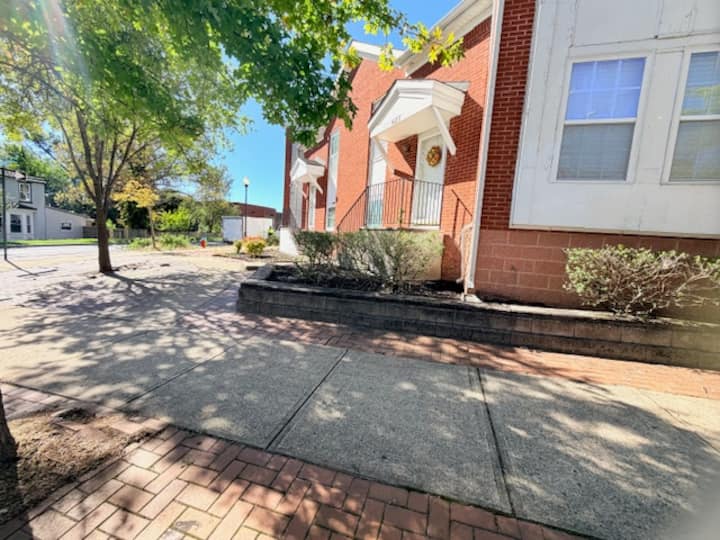 Beautiful And Cozy 3 Bedroom Townhouse - Lawrenceville, NJ