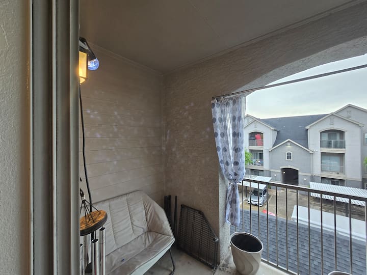 Eclectic 2 Bedroom - Pflugerville, TX