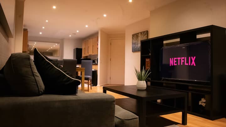 Riverside 3br 2ba | Free Parking • Work-space - London, UK