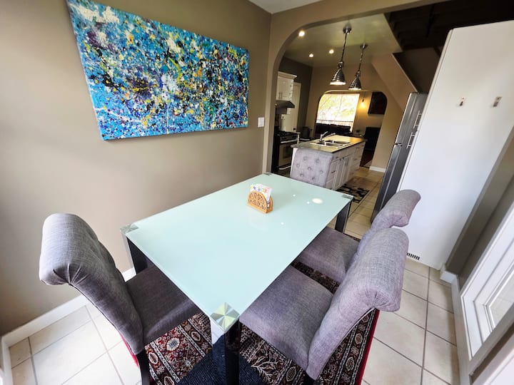 Cosy House (Downtown & Stampede Walking Distance) - Calgary