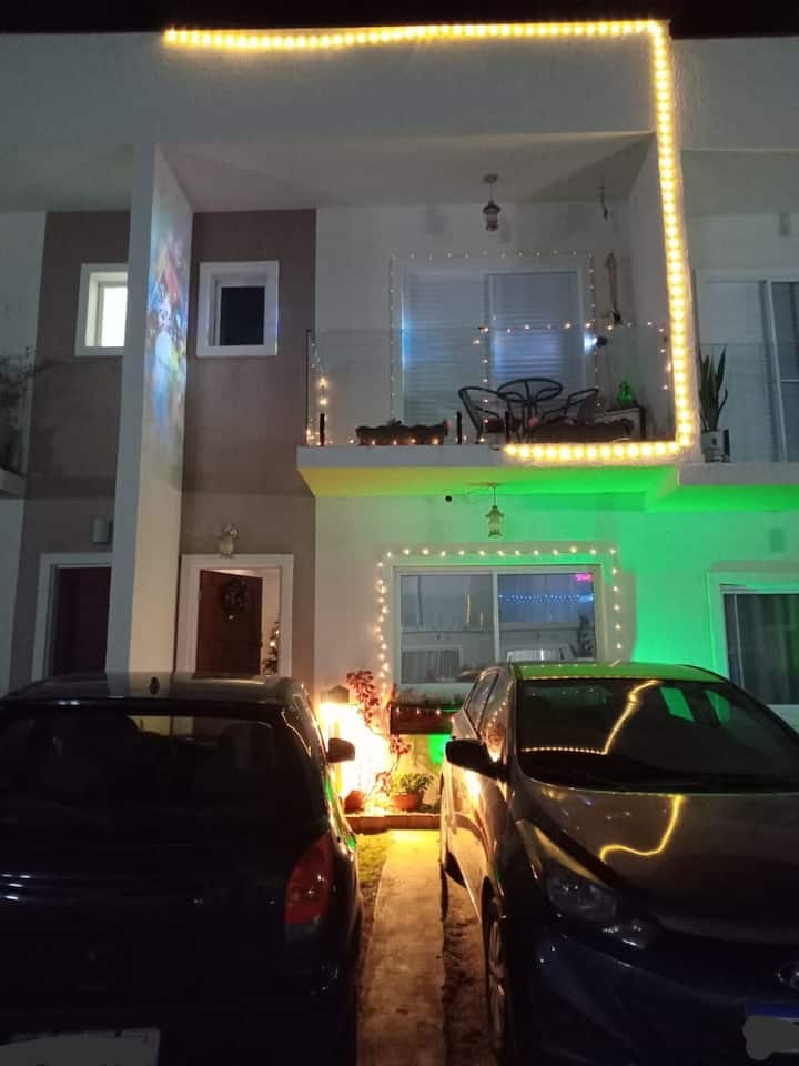 Sobrado Condomínio Suíte Ar Condicionado Cama King - São José dos Campos