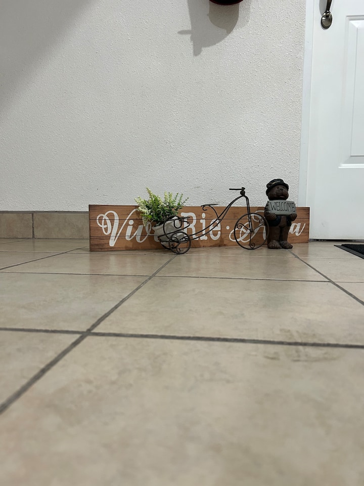 Descansa Y Relájate En La Tierra De Carlosv - Cobán