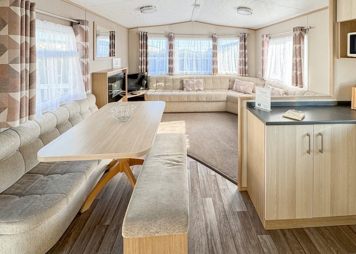 Gold Caravan (Pet) - West Mersea