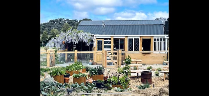 Tulip Cottage, Ballandean - Girraween National Park