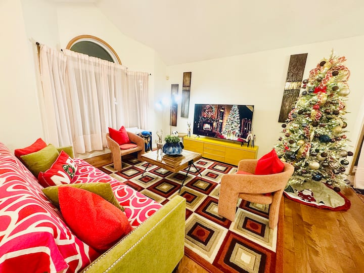 Kid's Paradise*kingbed*near Wem*fireplace*4br Home - Edmonton