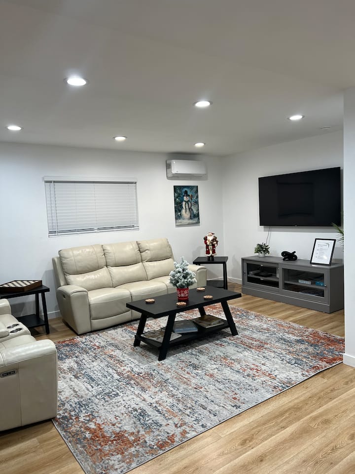 3 Br House By Disneyland And La - La Habra, CA