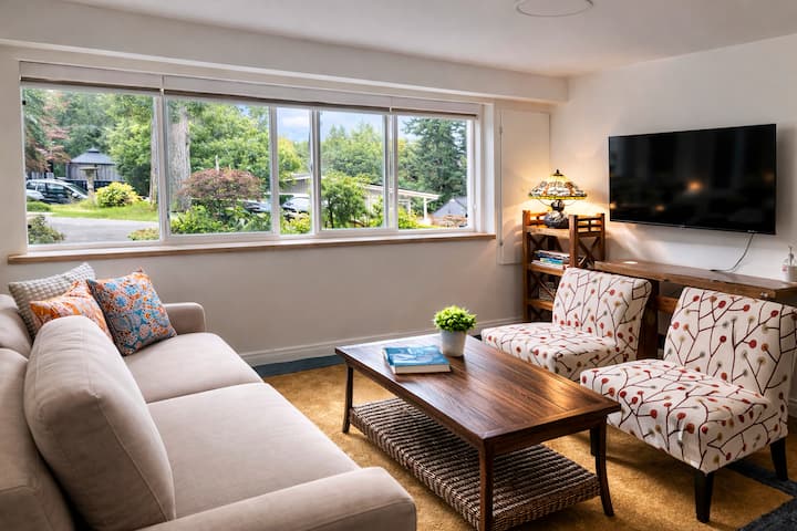 Spacious 2br Suite | Private Entry + Parking - New Westminster