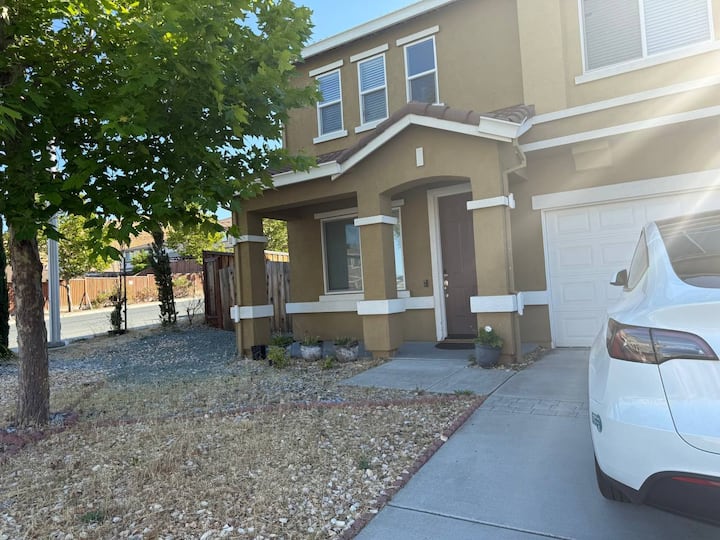 Private Entire Home-perfect For Families & Groups. - Pittsburg, CA