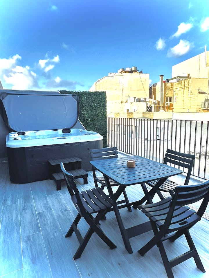 Modern Apartment With Jacuzzi & Sea Views - Malta