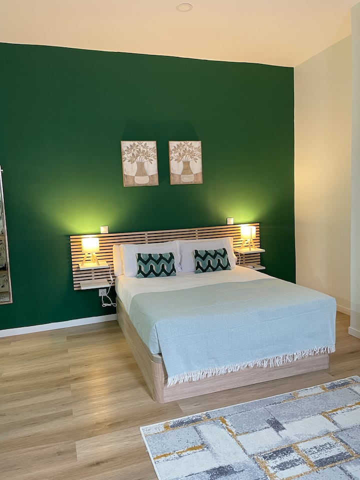 Turismo, Familia O Trabajo. El Sitio Perfecto - Madrid