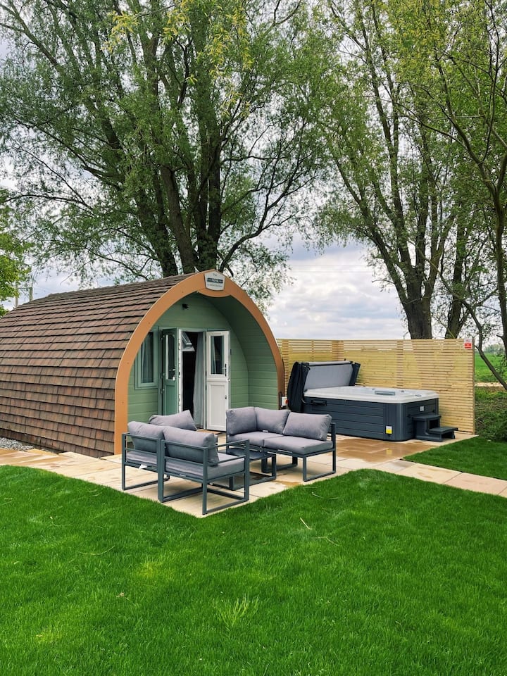 Lakeside Hideaway One - Bourne