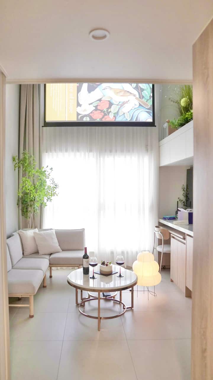 Luxury Condo 홍대역3분(도보) 방3개 Ev 명동15분 대형스크린 합법숙소 짐보관 - Seoul