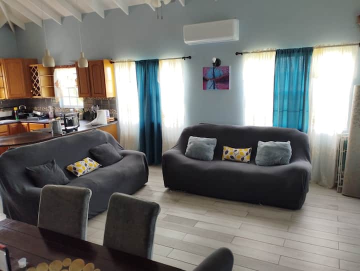 Feefee's Stay Cation - Antigua y Barbuda