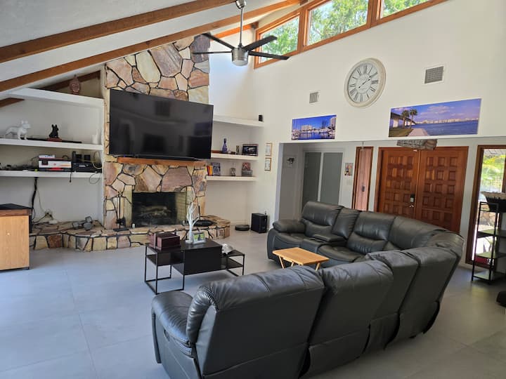 Private Charming 4 Bedroom House - Sarasota, FL