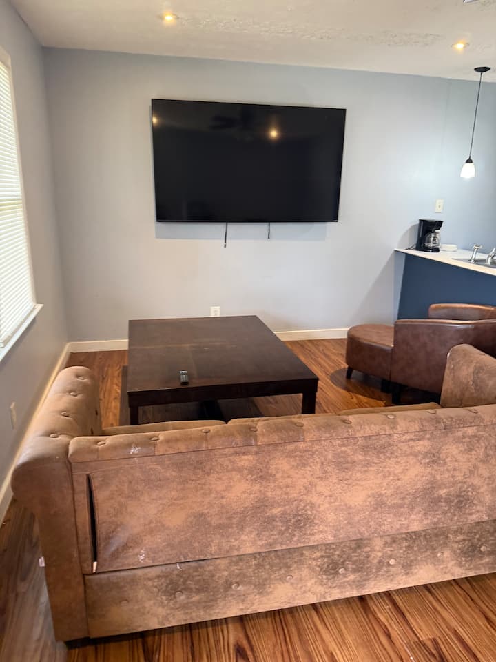 Nicely Furnished 1 Bed 1bath Apt - Lexington, KY
