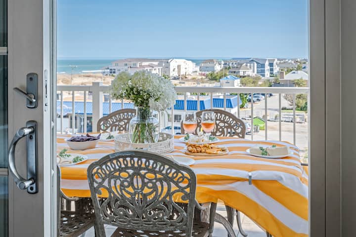 Oceanfront Condo With Balcony & Pool - Virginia Beach, VA