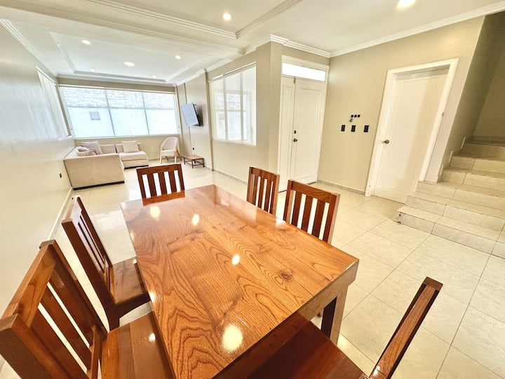 Casa Equipada Ideal Para Grupos O Familias Grandes - Ecuador