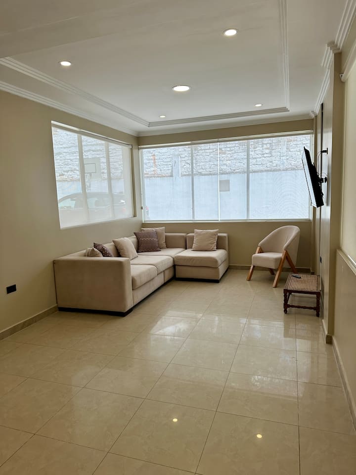 Casa Equipada Ideal Para Grupos O Familias Grandes - Cuenca