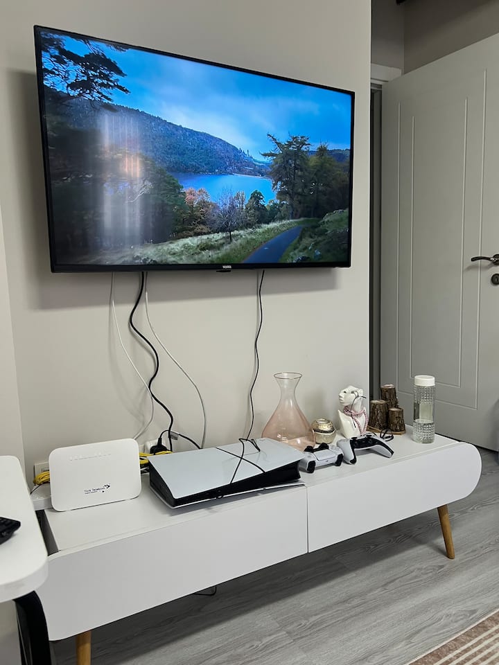 Temiz Yeni Daire Playstation 5 - İzmir