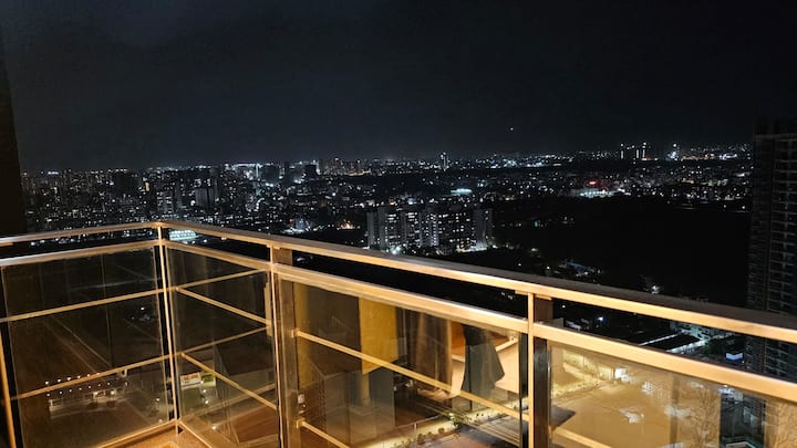 Skyline Luxe@amanora 28th Floor, Serene Views Pune - Pune