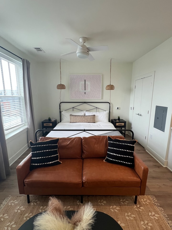 Canyon Chorus | Near Broadway | Serene Studio - Nashville, TN