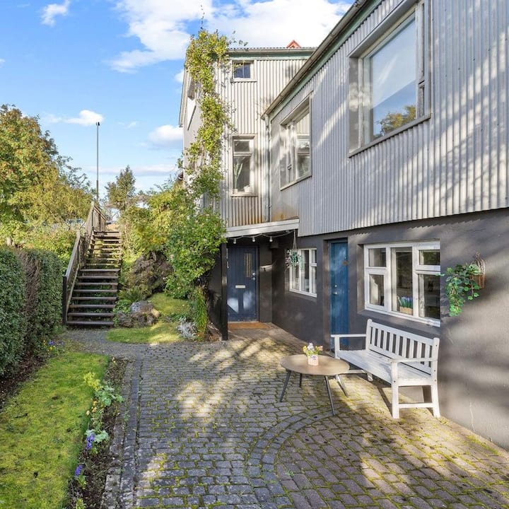 Cozy Studio Apartment Near The Sea - Islande