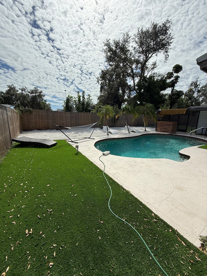 Private Beach In Back Yard 3/2 Pool Home - Bradenton, FL