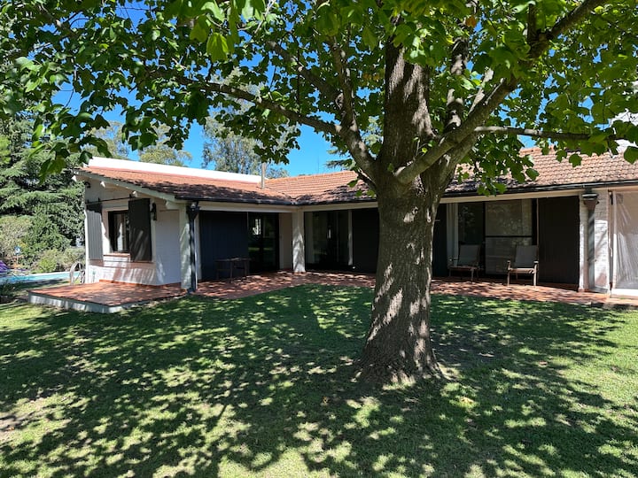 Hermosa Casona En Barrio Golf Con Pileta - Tandil