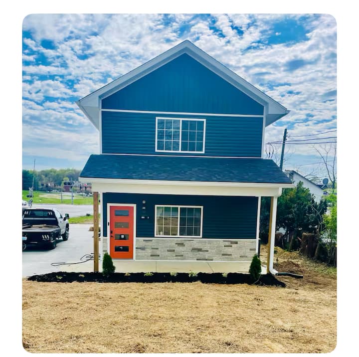 Luxurious Apartment At The Track - Elizabethtown, KY