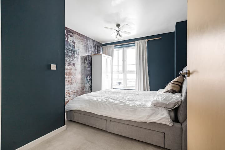 2-bedroom Flat In Woking– Walk To Station - Woking