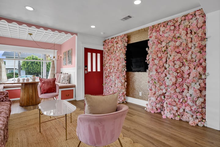 Razzle Dazzle! Girly Flower House Close To Port Lb - Long Beach, CA