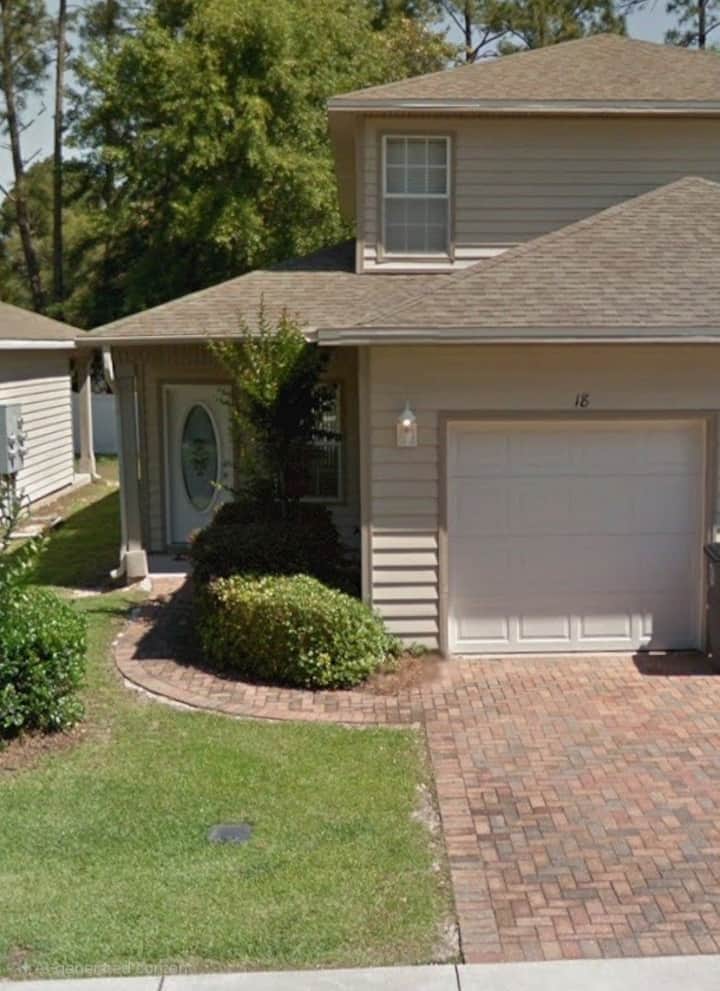 Blend Of Comfort & Convenience - Niceville, FL