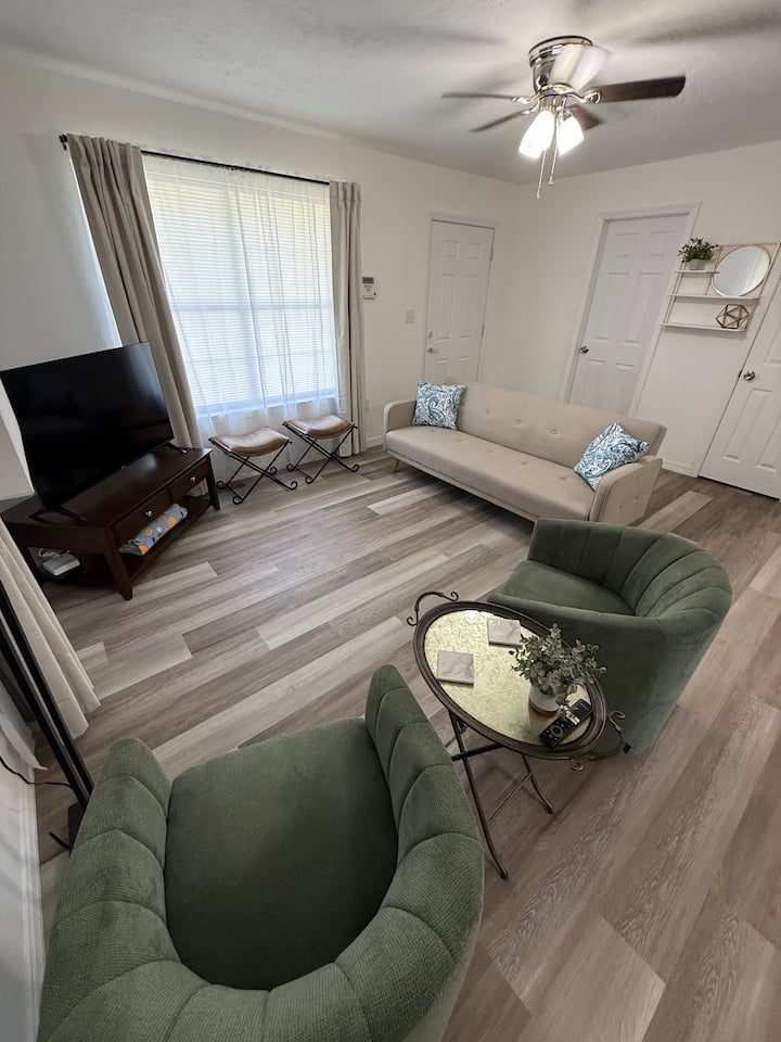 Charming Home In Downtown Lake City - Lake City, FL