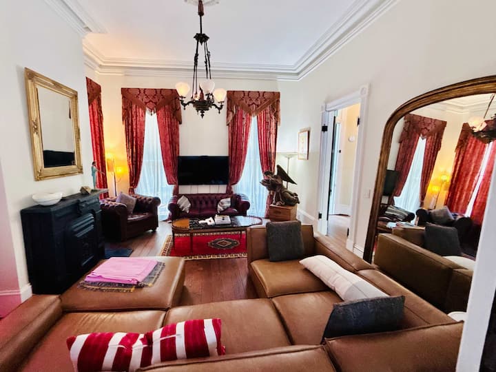 Huge Modern Historic Home W/cowboy Pool, 4br! - Texas City, TX