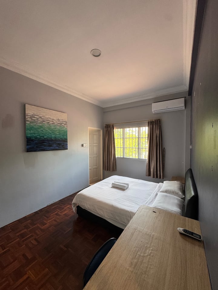 Double Bedroom With Private Bathroom (103) - 古晉