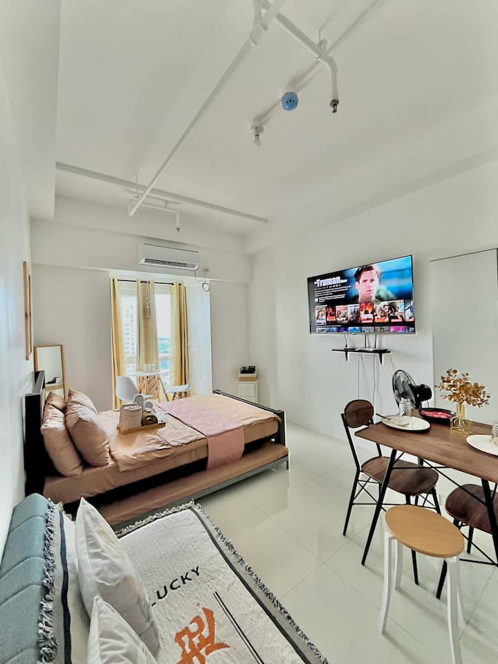 Skyline Serenity Staycation In Quezon City - Quezon City