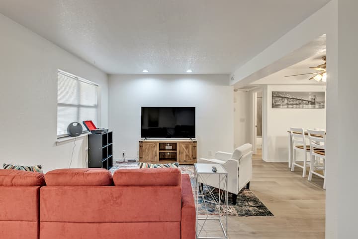 Lake Hefner Hideaway Condo - Oklahoma City, OK
