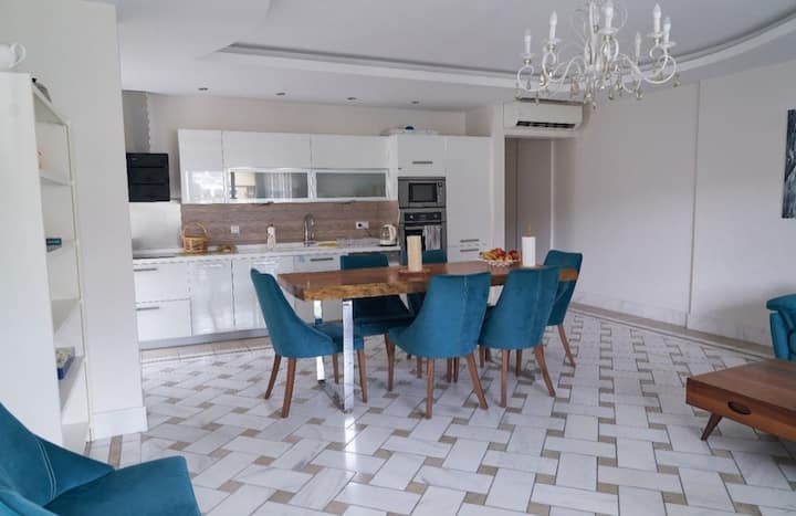 Cleopatra Beach Ultra-luxury 3-bedroom Penthouse - Alanya