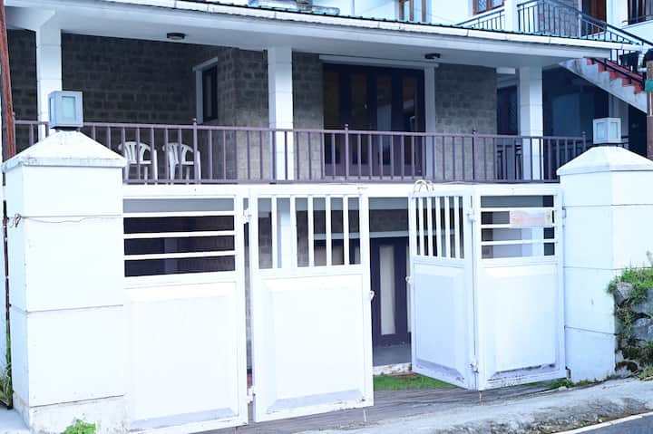 Yazhini Homestay - Kodaikanal