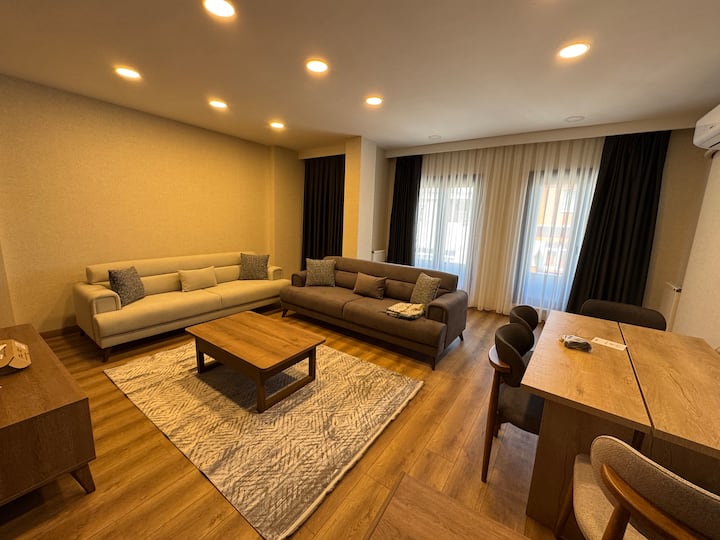 New Bi̇g 5+2 Apartment Close To Fatih Mosque (No:5) - Fatih