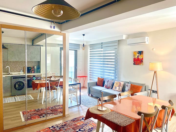 Modern , Merkezi Ve Huzurlu - Izmir