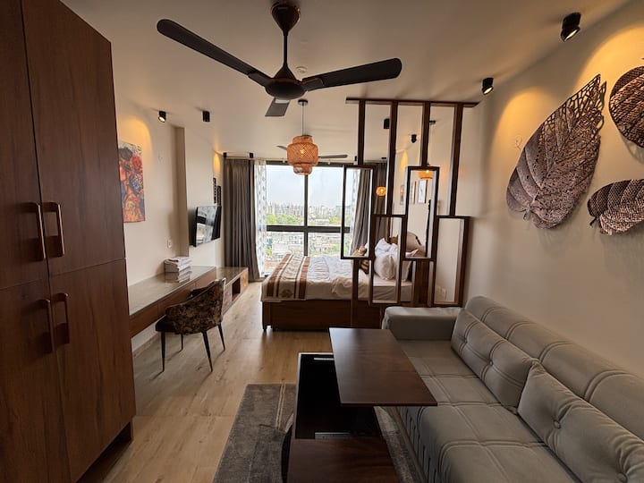 Plumex Allure - Top Floor Studio With City Views - Jaipur